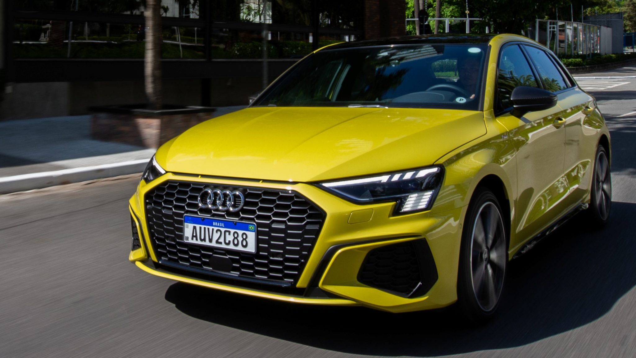 Aceleramos o novo Audi A3 nas versões hatch e sedã, veja os preços