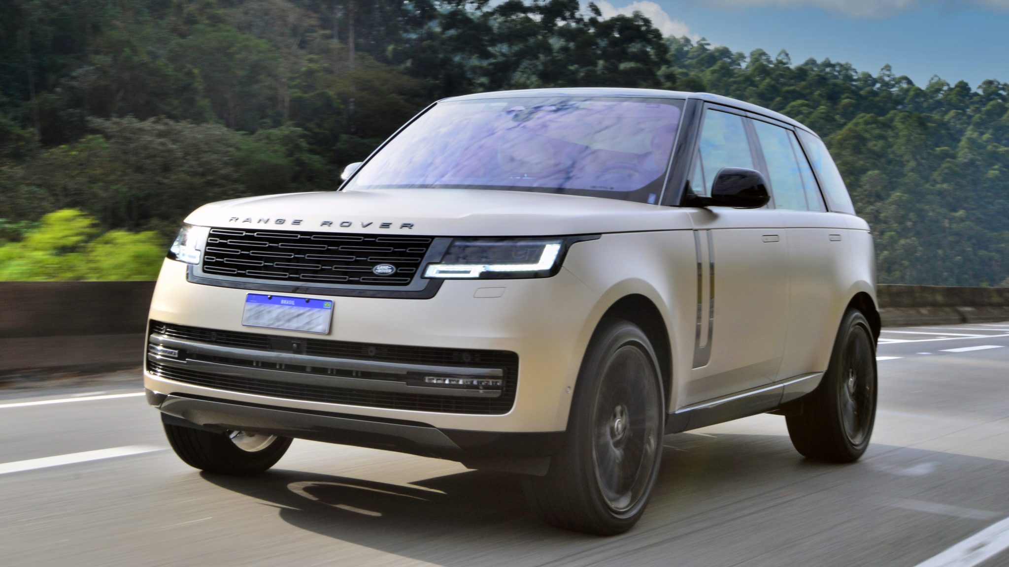 Novo Range Rover chega ao Brasil com preço a partir de R$ 1,1 milhão