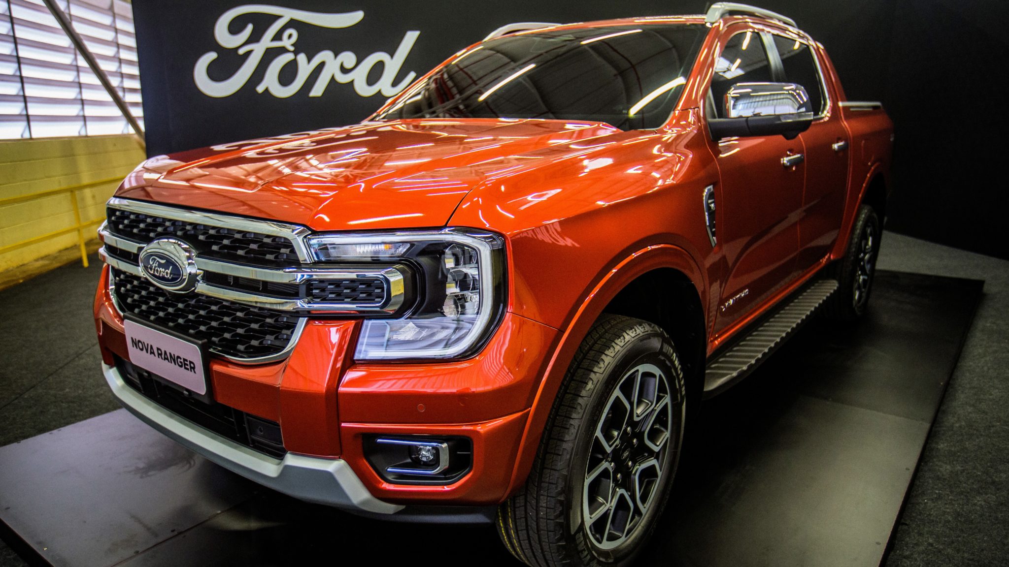 Nova Ford Ranger estreia nos EUA mais barata que a Maverick no Brasil