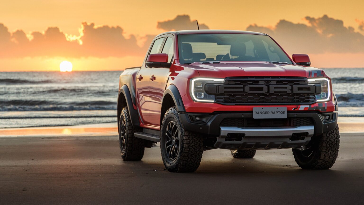 Ford Ranger Raptor é rápida, bruta e estreia no Brasil; veja o preço